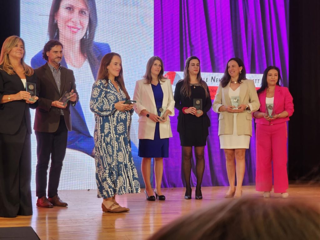 Investigadora Pilar Lizana escogida entre 100 mujeres líderes - AthenaLAB